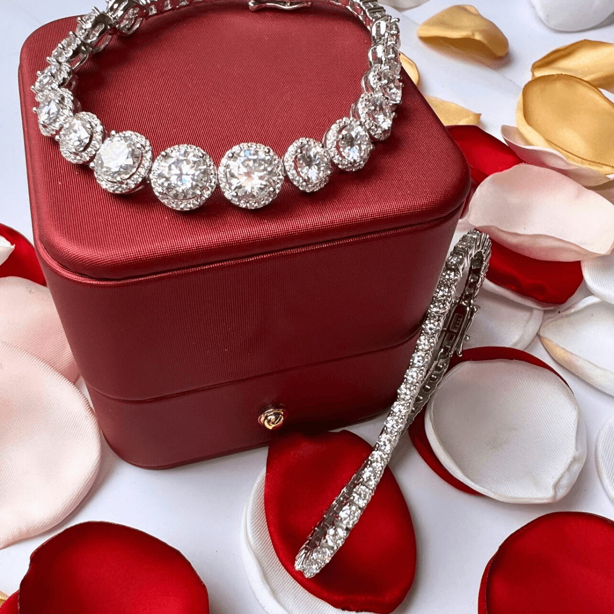 Anniversary Gifts, Best Trending Trendy Anniversary Gifts for Women ...